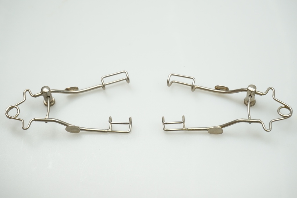 Rozvěrač očních víček